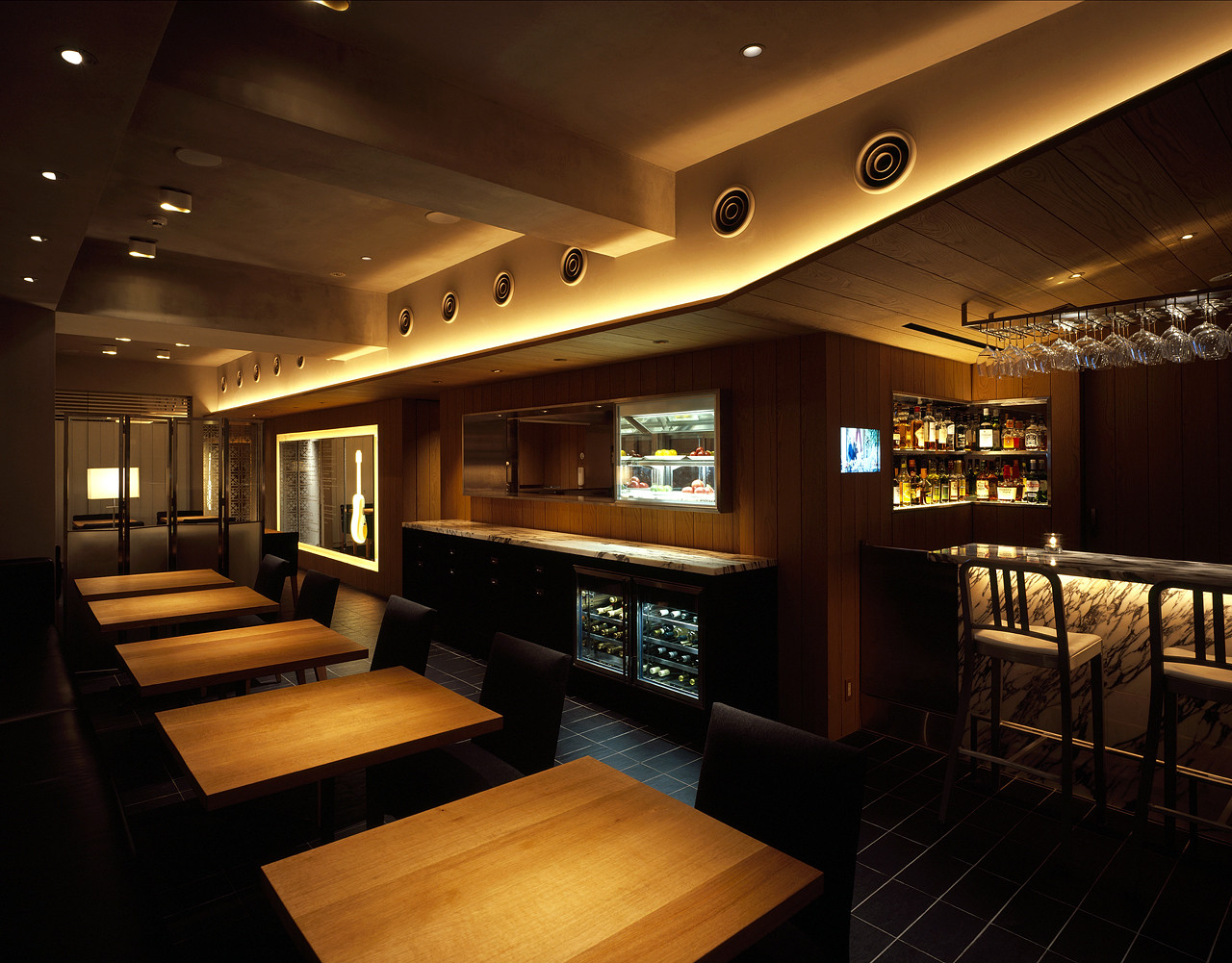CAFE RESTAURANT BAR SHIN | Wonderwall